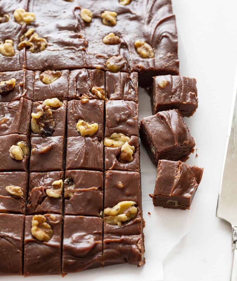 12 Fudgeliciuos easy homemade fudge recipes (perfect for gifting)